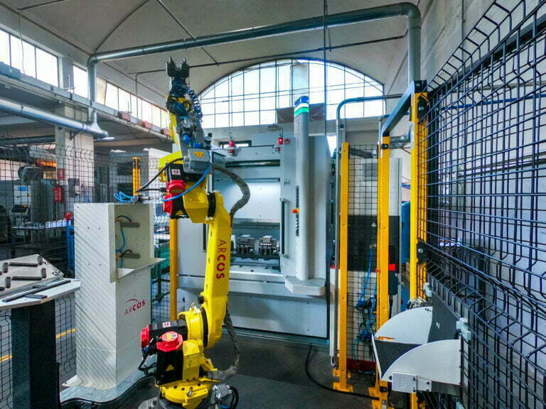Industrial robotic automation: what is it and what are the benefits?